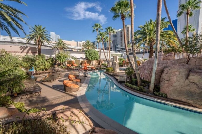 15 Best Pools in Las Vegas & Hotels with Pools