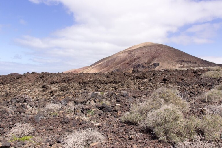 10 Best Volcanoes in Lanzarote + MAP